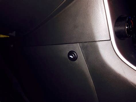 Кнопка открытия багажника — Chevrolet Cruze (1G), 1,6 л, 2010 года ...