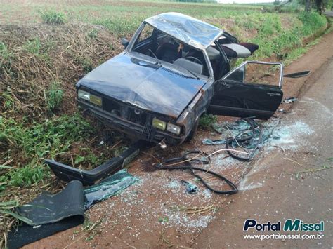 Condutor Foge De Abordagem Policial Capota Veículo E Adolescente Se