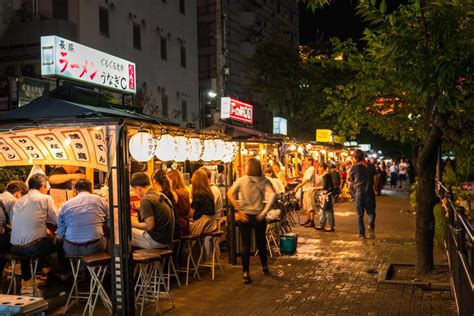福岡の飲み歩きなら屋台がおすすめ！はしご酒で楽しい夜を 旅の特集 【公式】福岡県の観光旅行情報サイト「クロスロードふくおか」
