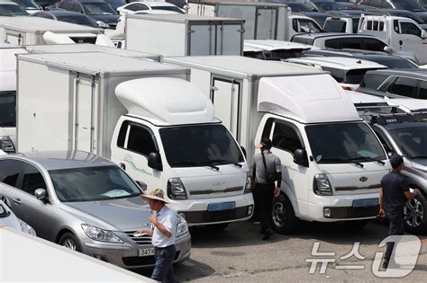 팔리지 않는 중고 전기자동차 뉴스1