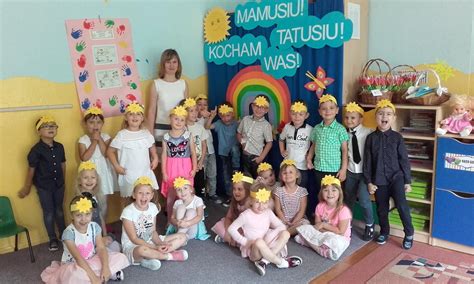 „dzieŃ Mamy I Taty” W Grupie SŁoneczek Publiczne Przedszkole Nr 9 W