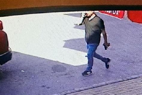 Eski sevgilisini çalıştığı eczanede tabancayla vurdu Güncel Haberler