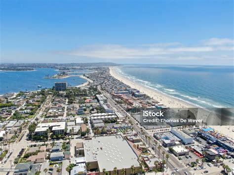 샌디에이고의 미션 베이와 태평양 해변 해안선의 공중 보기california 샌디에이고 에 대한 스톡 사진 및 기타 이미지