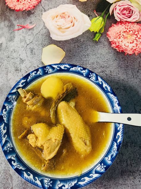【姬松茸鸡汤🍲的做法步骤图，怎么做好吃】唯唯r下厨房