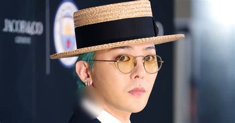 팬들 야유까지…8년만 콘서트 1시간 늦게 시작한 지드래곤 결국 고개 숙였다