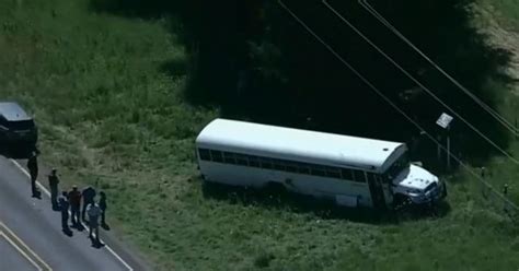 Manhunt Underway After Convicted Murderer Escapes Prison Bus Cbs News