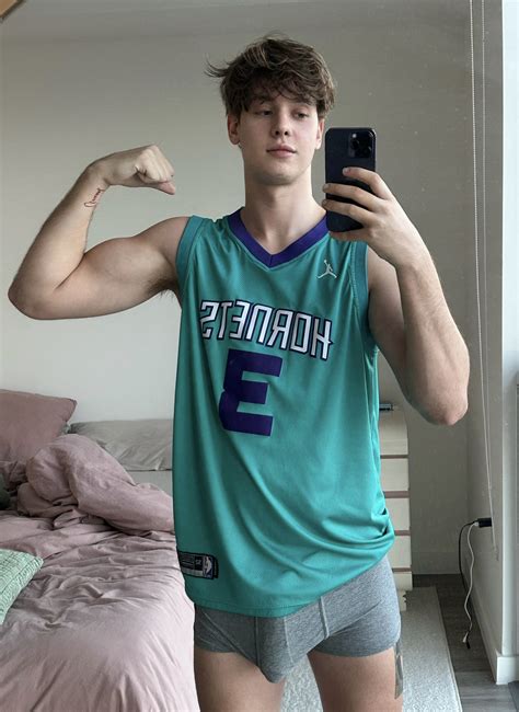 Caden On Twitter Would You Let Me Top After The Gym Fitness