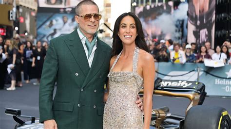 Brad Pitt E Ines De Ramon Il Look Italian Style Tra Cristalli Nano