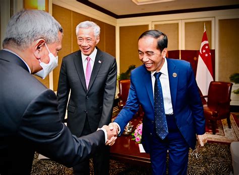 FOTO Presiden Jokowi Lakukan Pertemuan Bilateral Dengan PM Lee