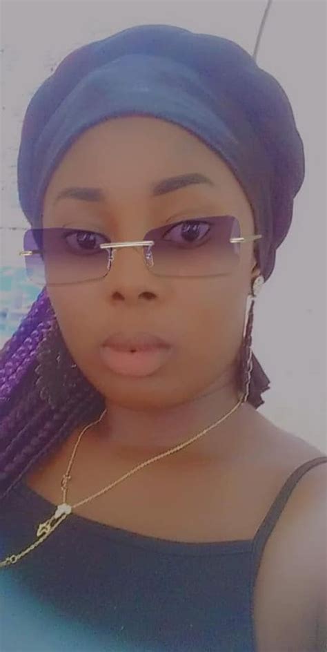 Le Village Des Célibataires Pour Ceux Qui Ont Besoin Daide Des Administrateurs Pour Trouver