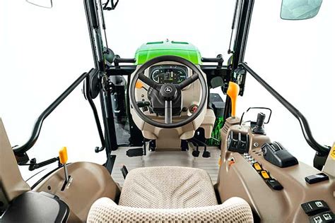 Más Comodidad Y Potencia Para Los Tractores Especiales 5g De John Deere