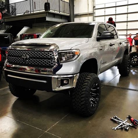 Toyota Tundra Lifted 2010 Toyota Tundra Toyota Tundra Crewmax Toyota