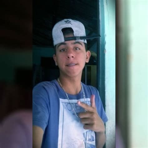 Stream Mc Maneirinho E Mc Th Brotou Varias Sapequinhas By Ricksouza Listen Online For Free On