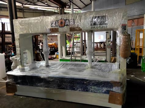 Disassembling Machine Before Shipment