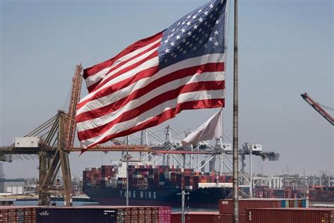 Us Economists Now Expect Recession In 2020 Or 2021 Survey The