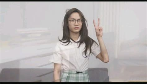 何同学女装福利 老师好我叫何同学 哔哩哔哩