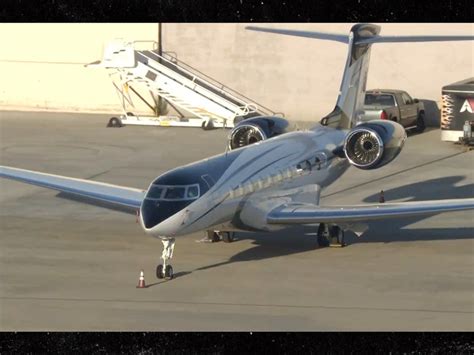 Jeff Bezos New 80 Million Private Jet Spotted At Airport In Los Angeles