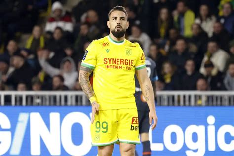 Ac Ajaccio Fc Nantes Delort Et Ganago En Attaque La Composition