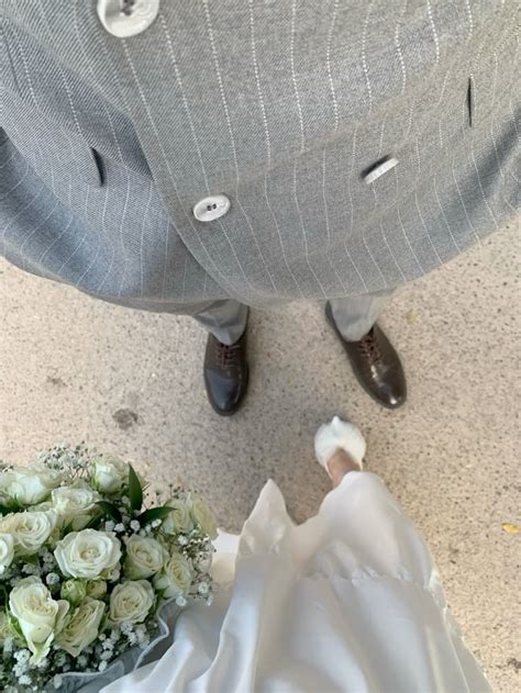 Pin By E B B Y On H I M H E R Wedding Photos Poses Wedding Photoshoot Props Muslim Wedding