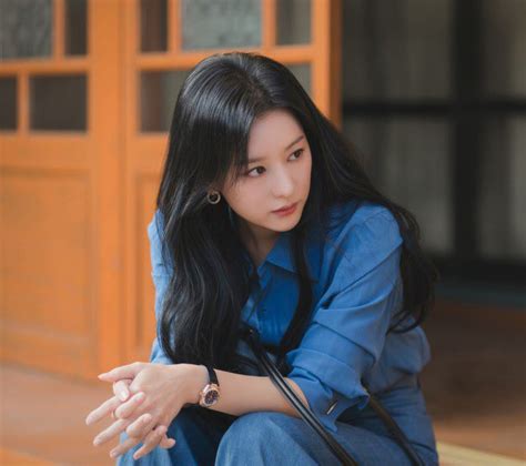 더쿠 김지원 눈여 볼때부터 느꼈지만