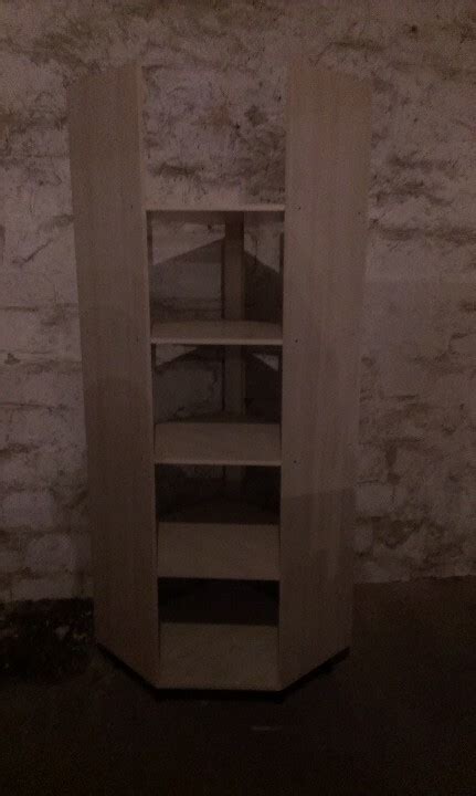 Шафа вітрина кутова світло бежевого кольору матеріал ДСП висотою