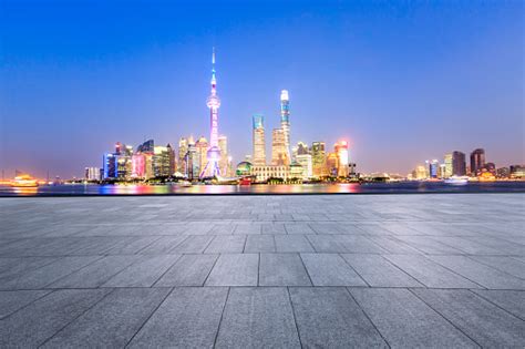 빈 평방 바닥 및 상하이에서 밤에 현대 도시 0명에 대한 스톡 사진 및 기타 이미지 0명 강 거리 Istock