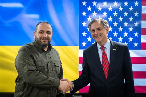 Локалізація виробництва зброї в Україні Міністр оборони Рустем Умєров зустрівся з членами