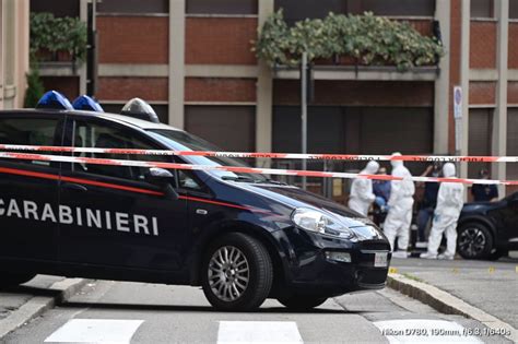 Le Foto Dellomicidio A Bergamo Una Coltellata Per Futili Motivi Corriere It