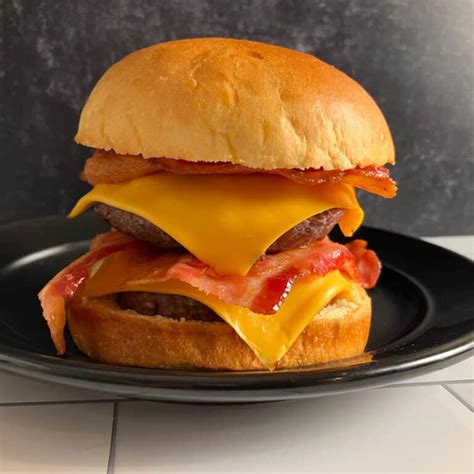 Baconator Burger Wendys Baconator Review And Recipe