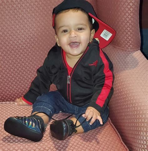 Cristal Barrow Facebook Instagram And Twitter On Peekyou