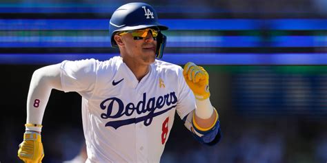 Kiké Hernández Re Signs With Dodgers Manuel Margo