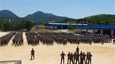 공군기본훈련단 837기 수료식 Youtube