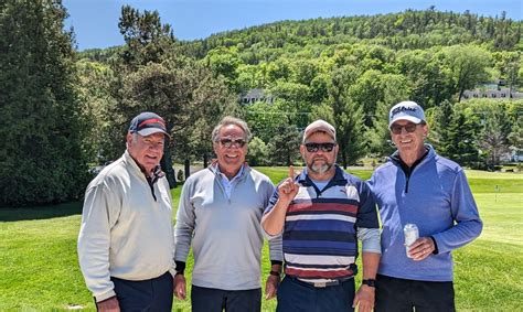 Pascal Harvey Réalise Un Trou Dun Coup Le Charlevoisien