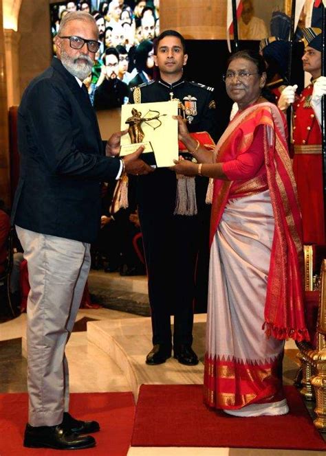 President Droupadi Murmu Presents Dronacharya Award To Golf Coach
