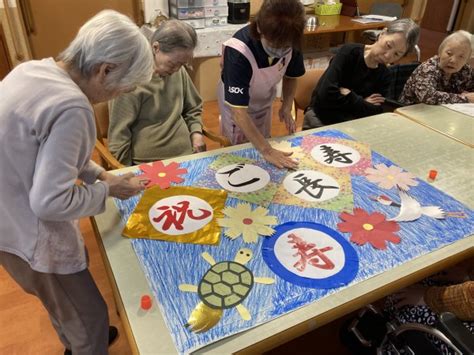 敬老会飾り作りスタッフブログALSOK介護株式会社
