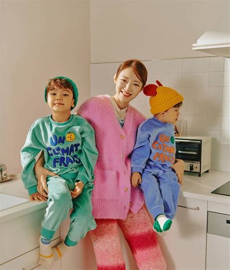 패션엔 ‘임창정 아내 서하얀 두 아들 준재 준표와 광고 모델 행복한 패밀리룩