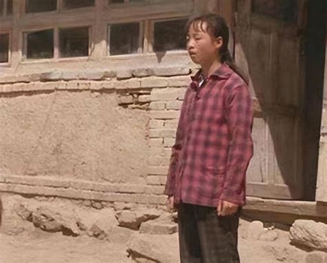“谋女郎”魏敏芝：13岁一夜成名，为何突然“消失”，如今怎样了张艺谋姐姐电影