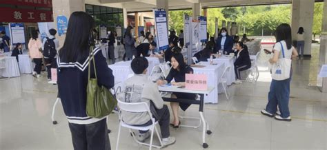 西安经开区组织企业参与陕西“一带一路”建设专场招聘会就业活动