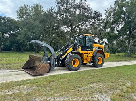 Jcb 437 Zx Loader With Bucket And Grapple