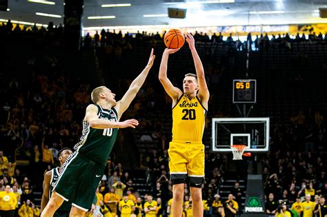Auburn Vs Iowa First Round Preview With Josh Helmer Of Hawkeyes Wire