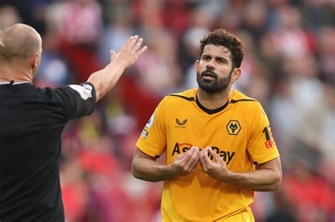 Brentford 1 1 Wolves Diego Costa Sent Off For Headbutting Ben Mee In