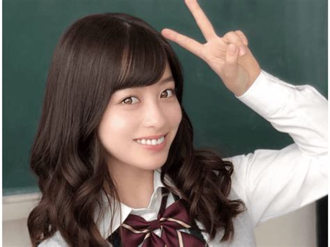 橋本環奈の透明感メイクのポイントは？愛用コスメもご紹介！ Candyのいいネタみっけ！