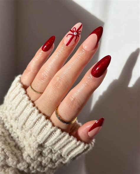 35 Inspirasi Nail Art Spesial Natal Catchy Banget