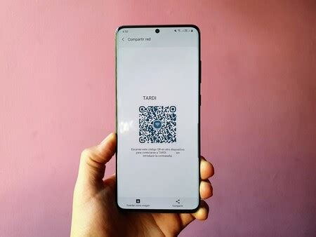 Cómo compartir la contraseña del WiFi con un código QR para conectarse