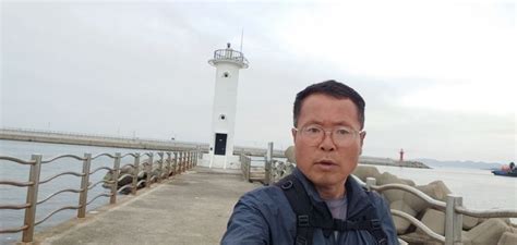 Linkedin 맹철호 페이지 송도에 와서 포항항 서방사제 등대에 와 있습니다위판장과 그리고 활어회센터 해양randd센터등이