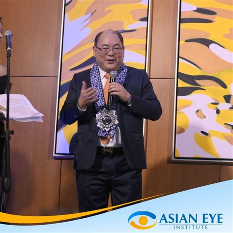 Congratulations To Dr Robert Ang For Receiving The Distinguished Researcher Award From The