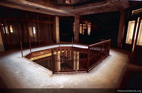 Farwell Building Pre Renovation Photos Gallery — Historic Detroit