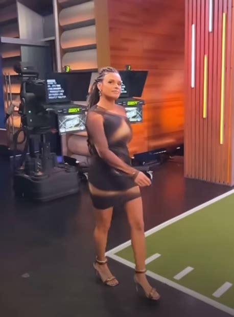 F Host Joy Taylor Flaunts Her Body In A Dress That Displays Her Thighs Page Of