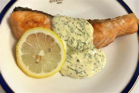 サーモンのムニエル ディルソース