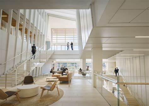 Ucla Anderson Logo Ucla Collabs With Mercer Amsterdam License Global